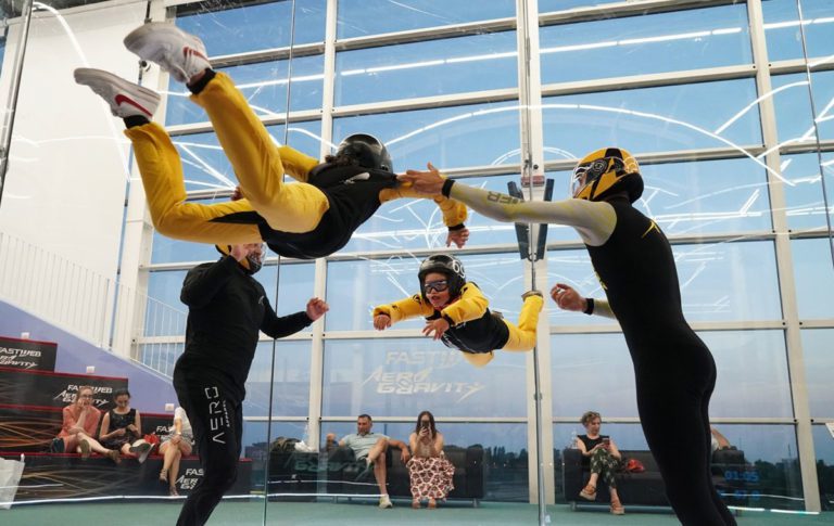 Aero Gravity a Milano, il più grande simulatore di caduta libera al mondo