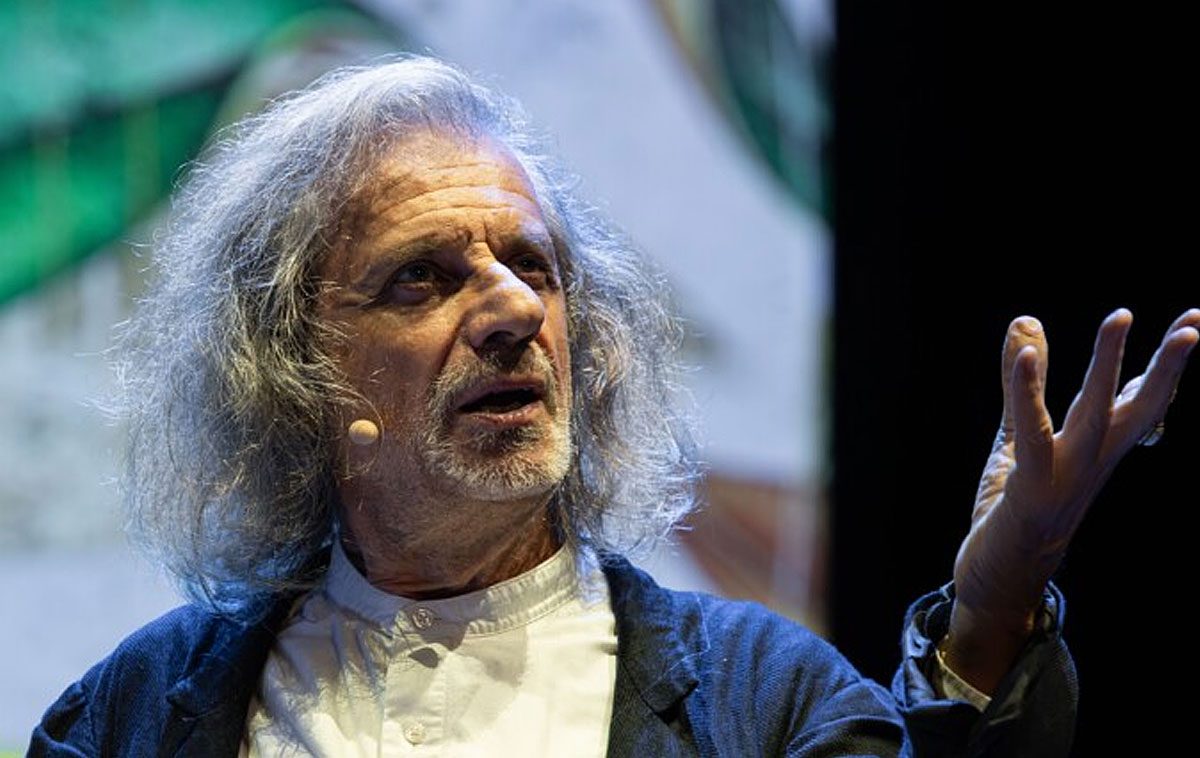 Alessandro Bergonzoni a Milano nel 2024 con “Sapralera dell’immagina ...